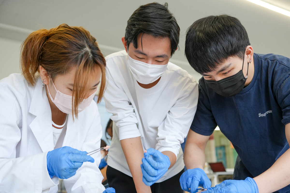 Fun Science at Canadian Academy | By インターナショナルスクールタイムズ